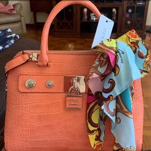 Guess Bags | Black Floral Pattern Purse | Poshmark